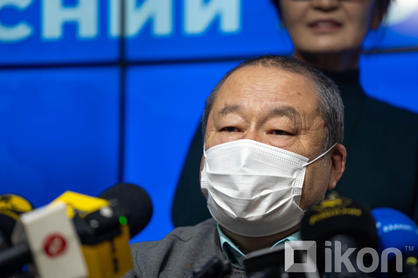 П Батчулуун эмчийн ийм байдалд хүрчхээд буй шалтгаан нь сайн боловсруулаагүй цоорхой хууль юм